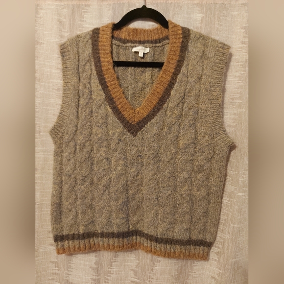 Mystree | Sweaters | Mystree Cable Knit Sweater Vest | Poshmark